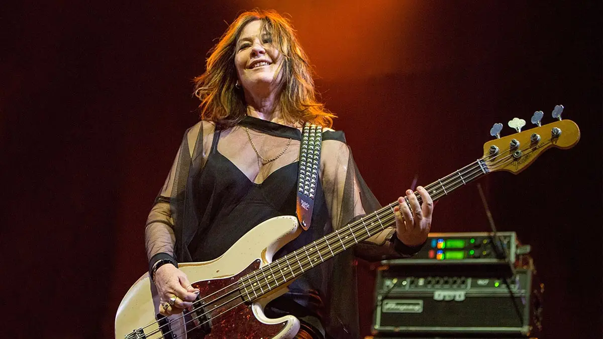 The Best Female Bassists Of All Time Ranked Return Of Rock