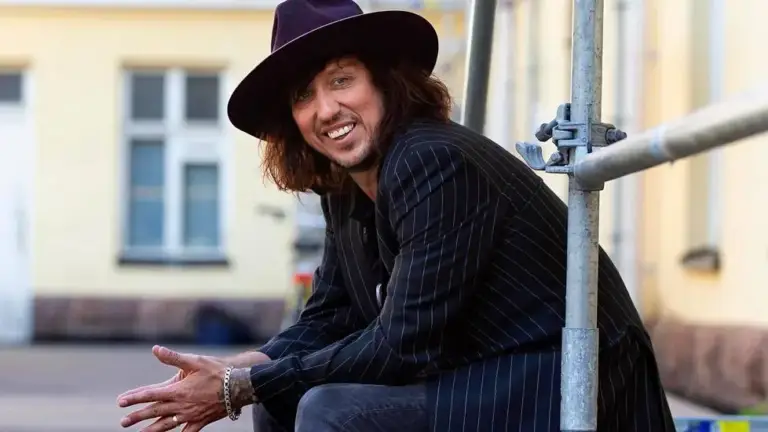 The Best Glam Metal Bassists Of All Time Ranked | Return of Rock